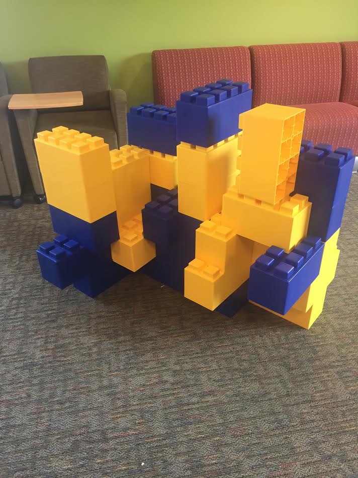 Everblocks in the Library – The Lego Librarian