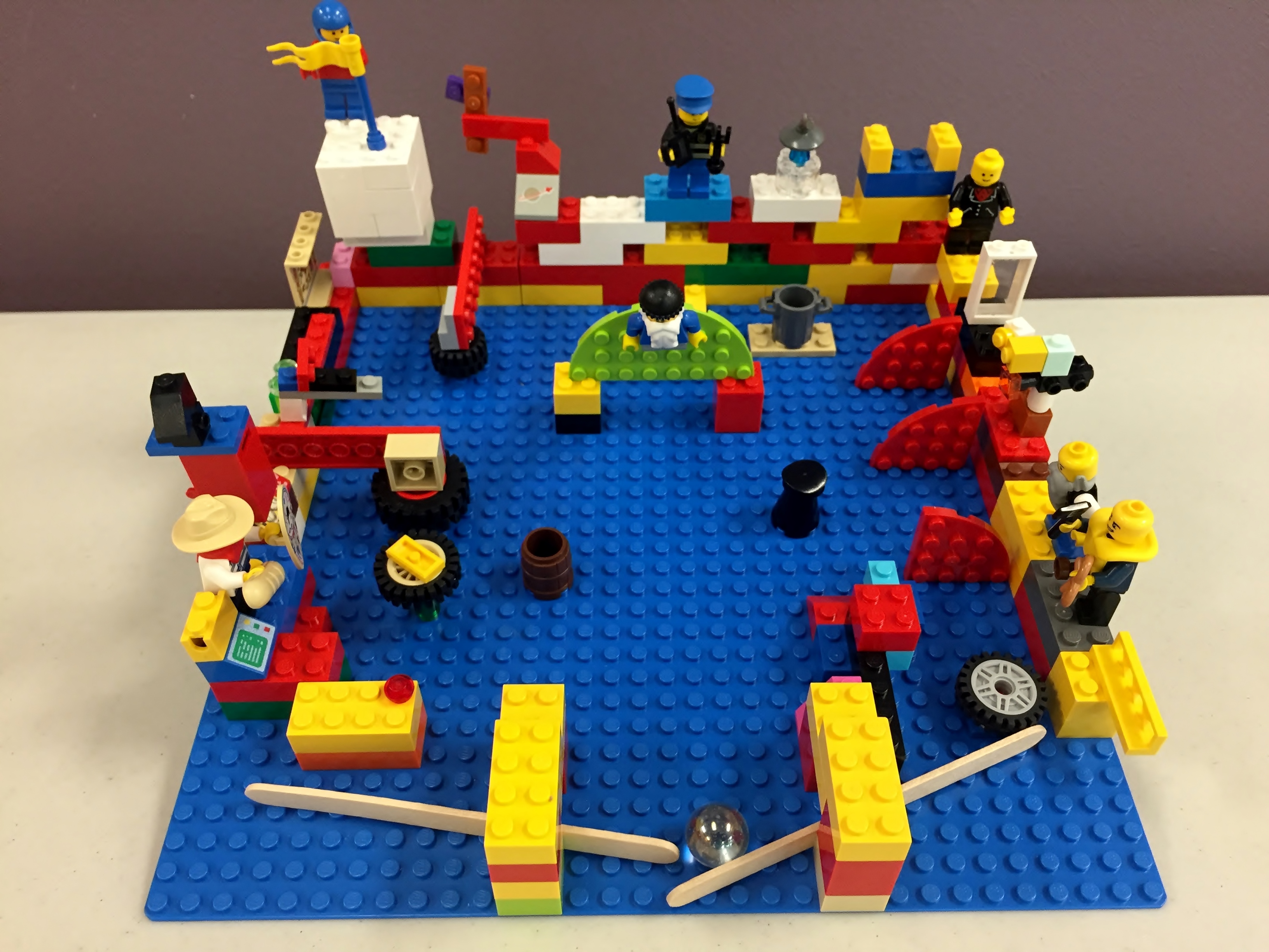 Lego Challenge–Pinball Machine – The Lego Librarian