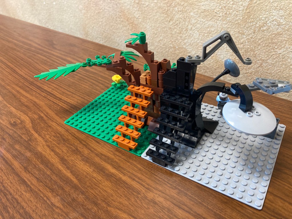 Lego Challenge–Mirror Worlds – The Lego Librarian