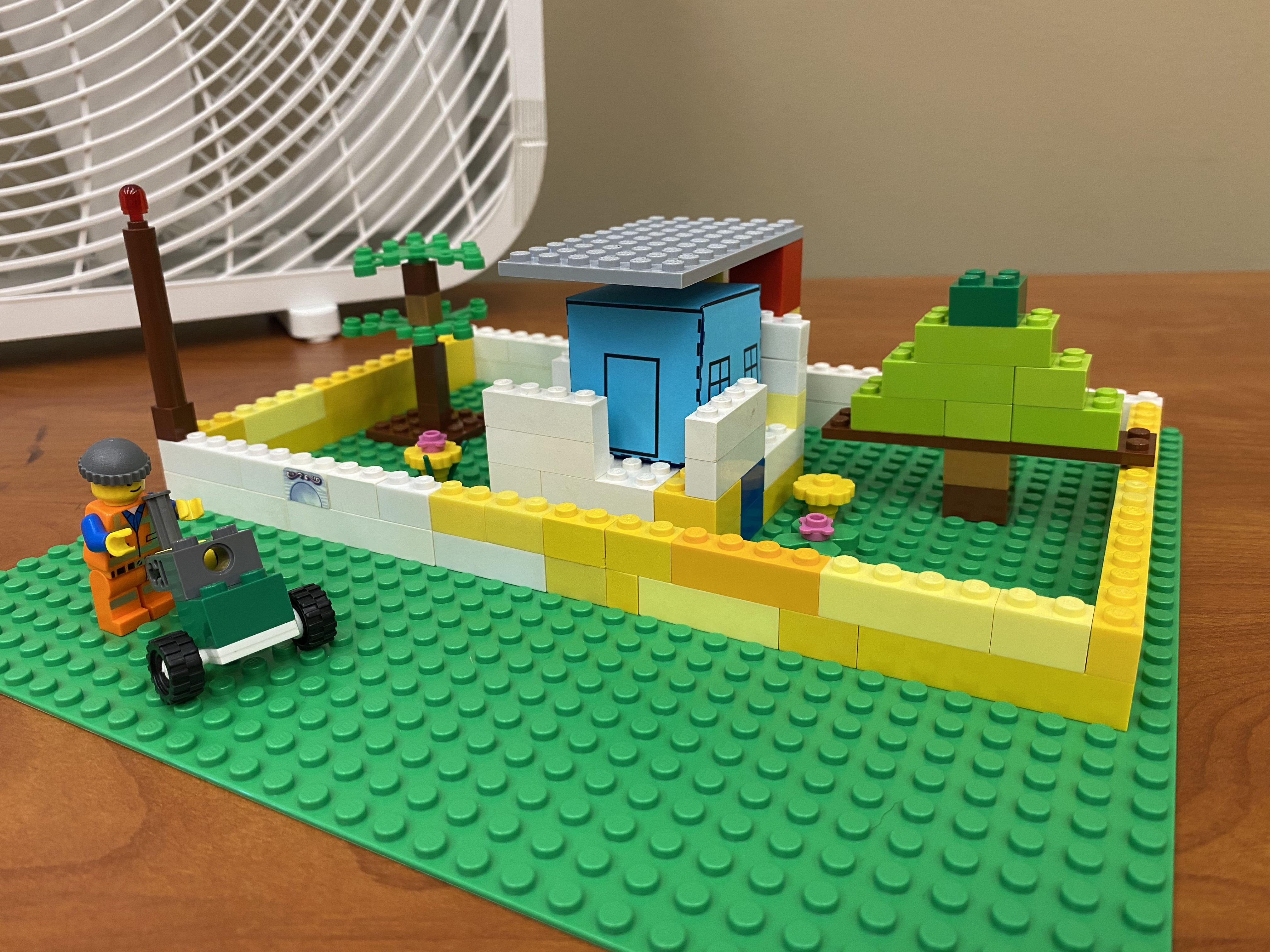 Lego Challenge–Hurricane House – The Lego Librarian