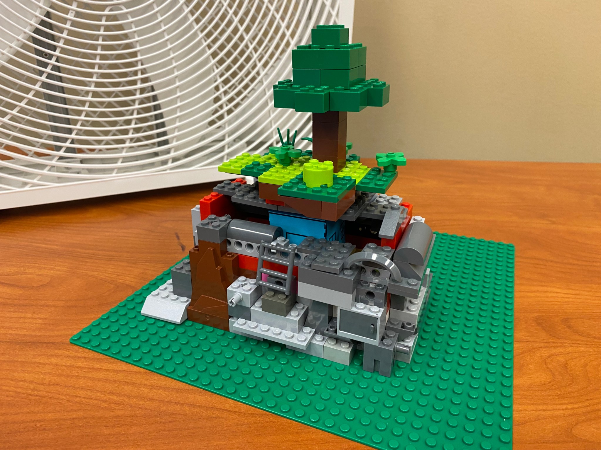 Lego Challenge–Hurricane House – The Lego Librarian
